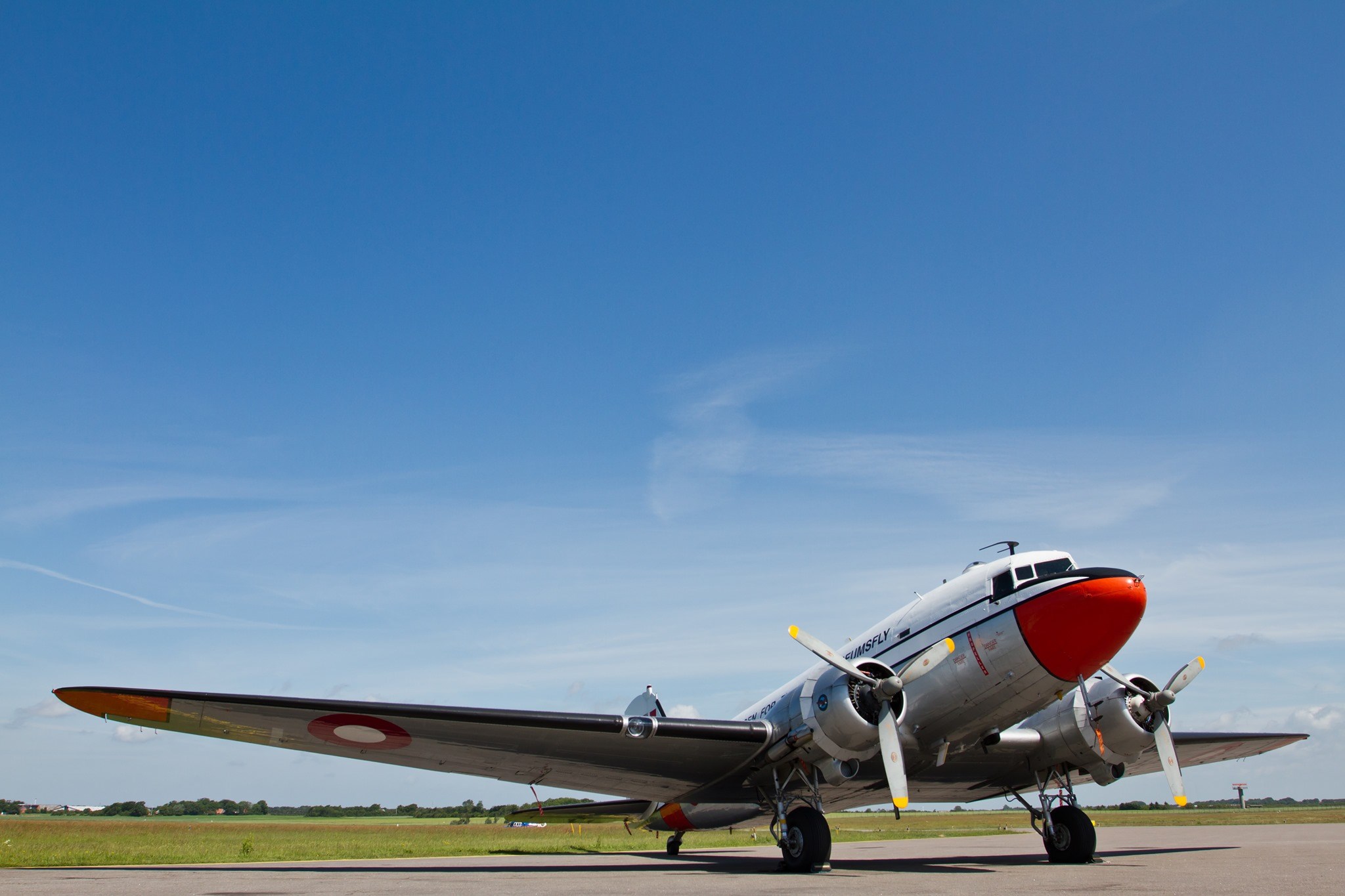 9/21 & 9/22 World’s Oldest Flying DC3 at Cleveland Regional Jetport ...